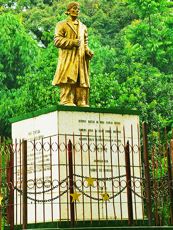 Monumen Simbol Perjuangan di Nganjuk | Info Budaya Indonesia